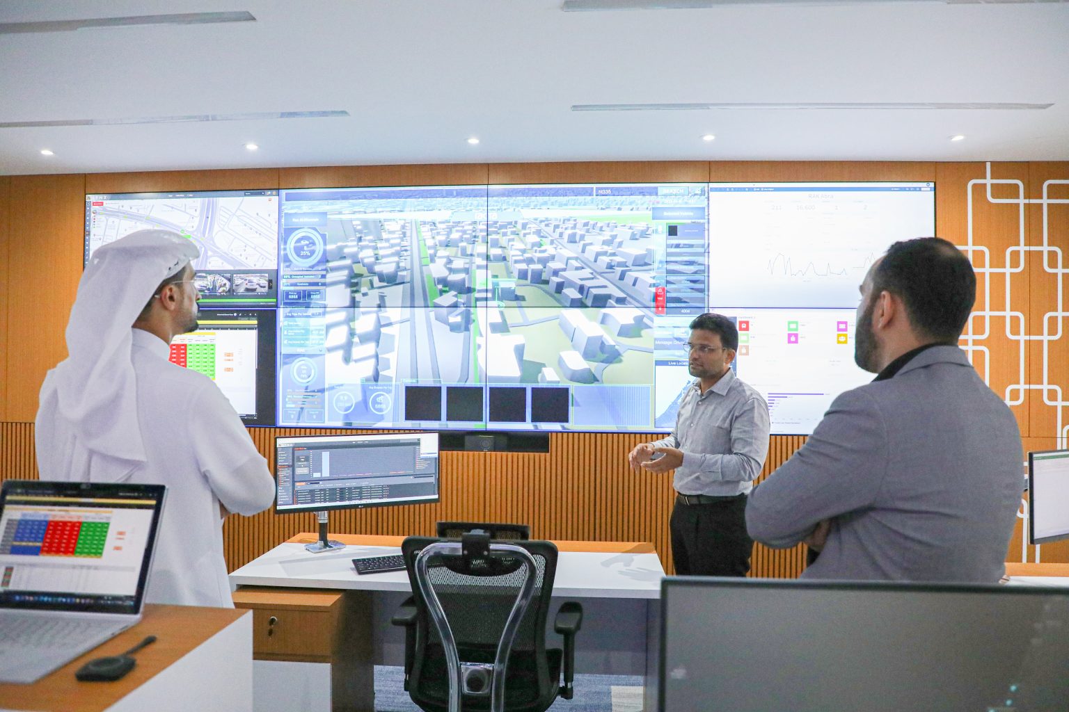 RAKTA’s GM in an inspection visit to the smart control center - RAK ...