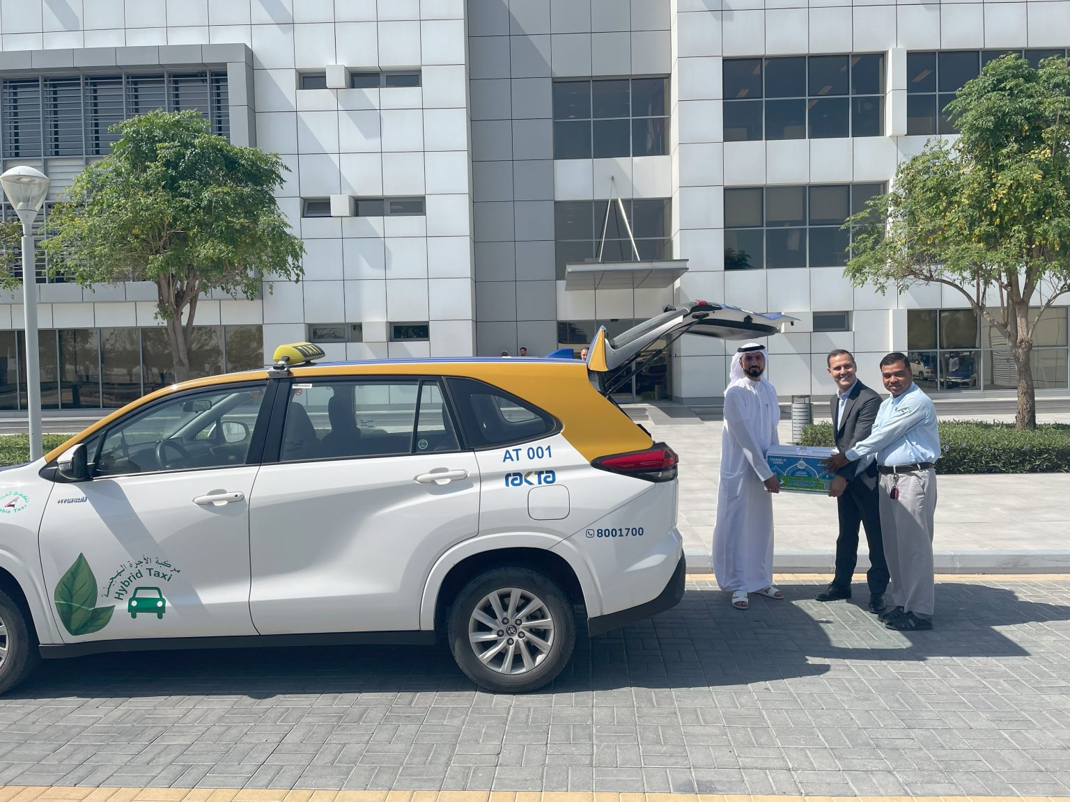 Distribution of Ramadan food box for taxi drivers - RAK Transport ...
